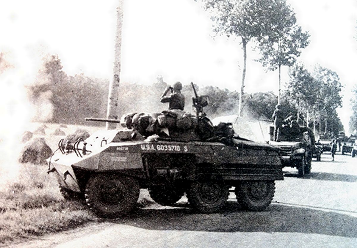 二战军事网 - 美国 - M8六轮装甲车